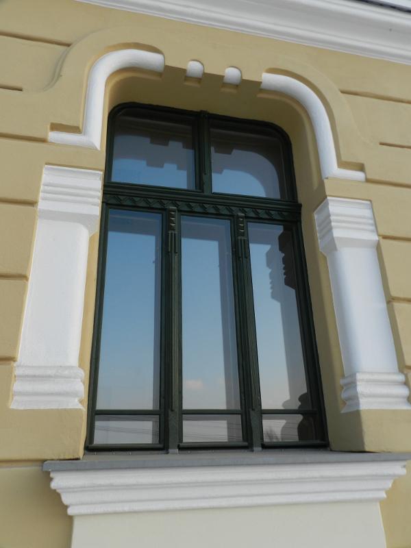 Fenestella International - Ferestre și uși din lemn stratificat